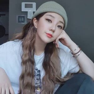 Kim Ju-na Wiki, Bio, Age, Net Worth, Height, Career, Boyfriend