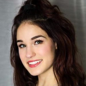 Madeline Phillips Wiki, Bio, Age, Net Worth, Height, Career, Boyfriend