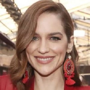 Linzey Rozon Wiki, Age, Bio, Height, Husband, Career, Net Worth