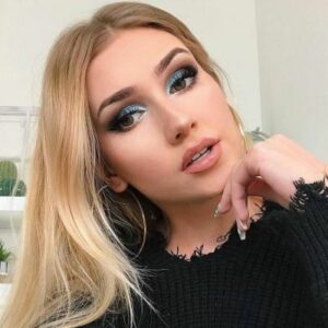 Mia Maples Wiki, Age, Bio, Height, Boyfriend, Career, Net Worth