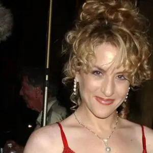 Bitty Schram Wiki, Age, Bio, Height, Husband, Career, and Net Worth