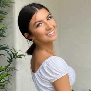 Ellie Zeiler Wiki, Age, Bio, Height, Boyfriend, Career, and Net Worth