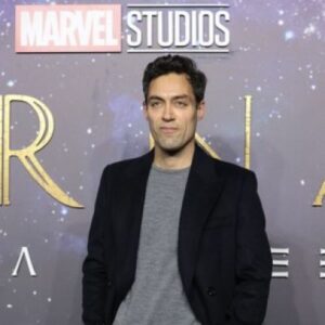 Alex Hassell Wiki, Age, Bio, Height, Wife, Career, and Net Worth