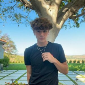 Bryce Parker Wiki, Age, Bio, Height, Girlfriend, Career, and Salary