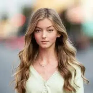 Emily Dobson Wiki, Age, Bio, Height, Boyfriend, Career, Net Worth