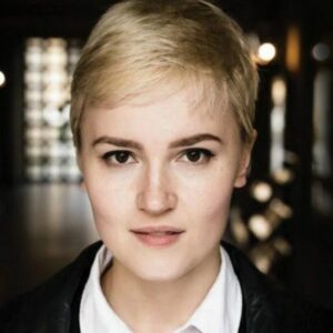 Veronica Roth Wiki, Age, Bio, Height, Husband, Career, and Salary