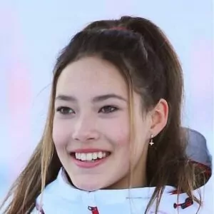 Eileen Gu Wiki, Age, Bio, Height, Boyfriend, Career, and Net Worth
