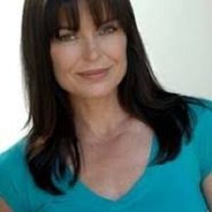 Renee Suran Wiki, Age, Bio, Height, Husband, Career, and Salary