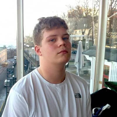 Yung Lean Wiki, Age, Bio, Height, Girlfriend, Career, and Net Worth
