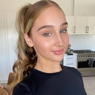 Bobbi Shultz Wiki, Age, Bio, Height, Boyfriend, Career, and Salary