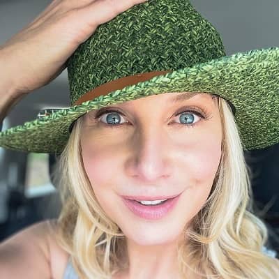 Elizabeth Mitchell Wiki, Age, Bio, Height, Husband, Career, Salary