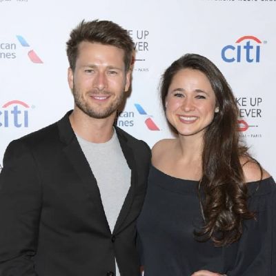 Leslie Powell Wiki, Age, Bio, Height, Boyfriend, Career, and Salary