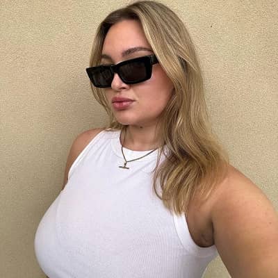 Mikaela Reidy Wiki, Age, Bio, Height, Boyfriend, Career, and Salary