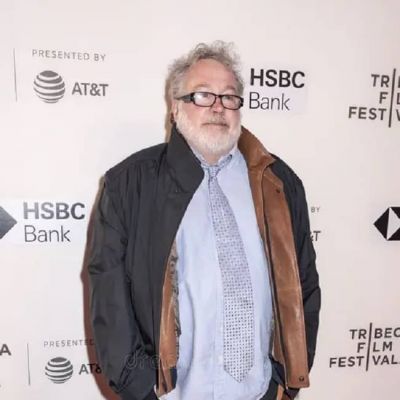 Tom Hulce Wiki, Age, Bio, Height, Wife, Career, and Net Worth
