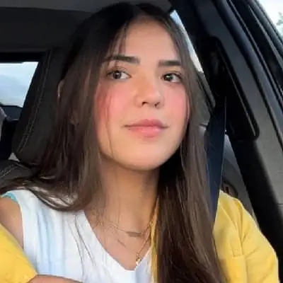 Adriana Diaz Wiki, Age, Bio, Height, Boyfriend, Career, and Salary