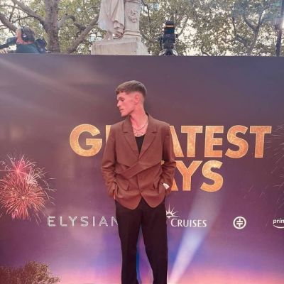 Aaron Bryan Wiki, Age, Bio, Height, Girlfriend, Career, and Salary