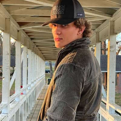 Carson Barry Wiki, Age, Bio, Height, Girlfriend, Career, and Salary